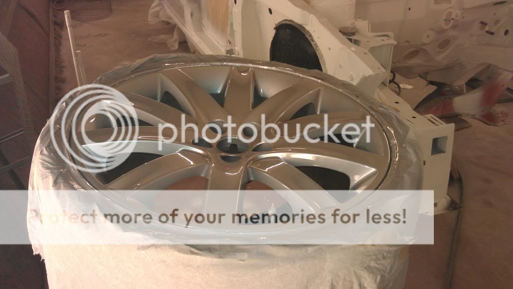 Cracked original 19" rims, common? | Peugeot Forums